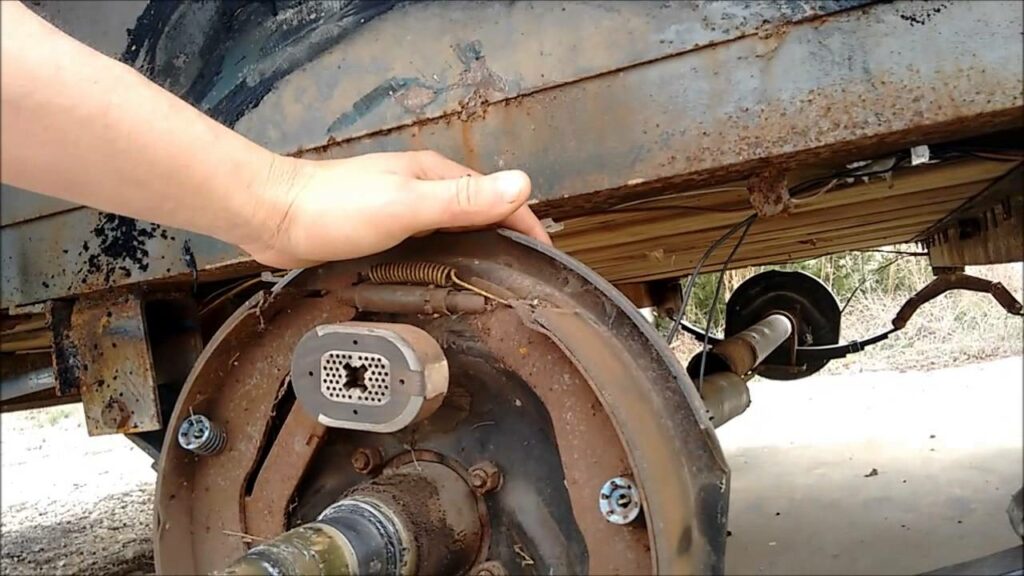 How to Tell if My Trailer is Broken - What You Should Look For